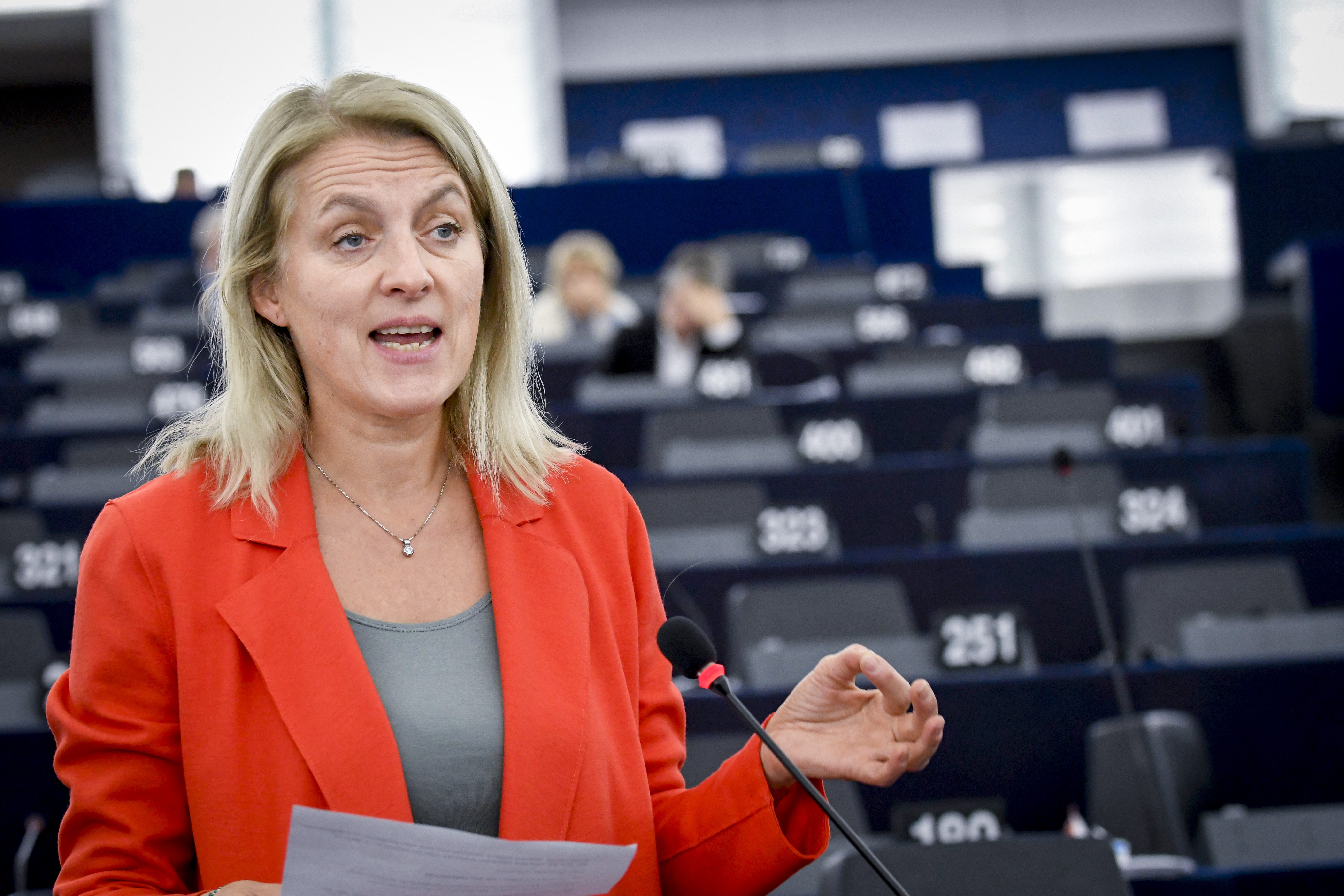 Die öffentliche Steuererklärung für Großkonzerne muss her! - Evelyn ...